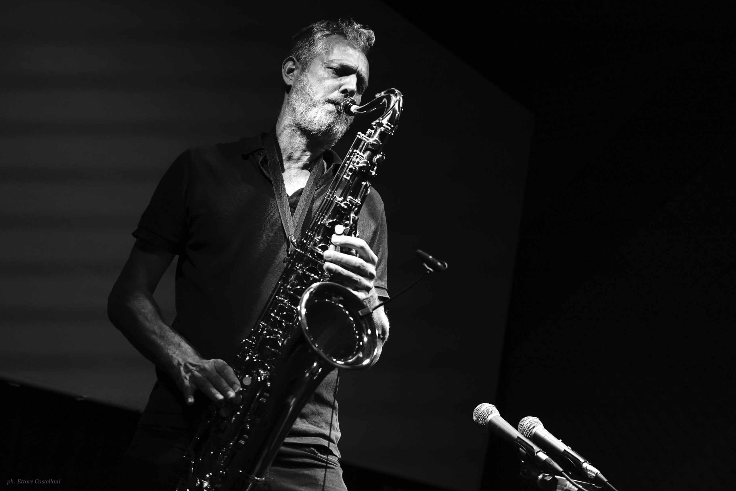 Matt Elliott revisite ses tristes “Chansons à boire” – POPnews