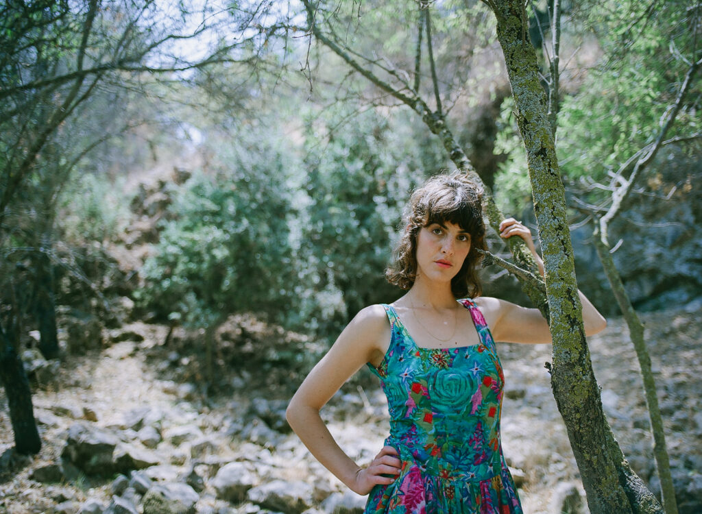 Ella Raphael : « Je n’ai pas essayé de sonner rétro » – POPnews